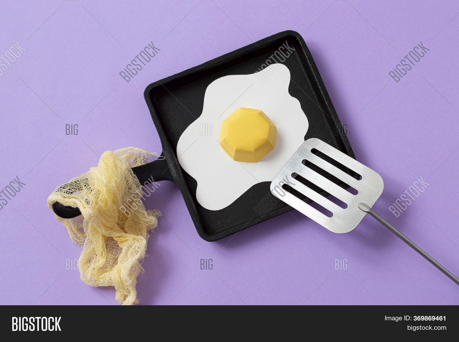 Cast-iron Frying Pan Image & Photo (Free Trial) | Bigstock
