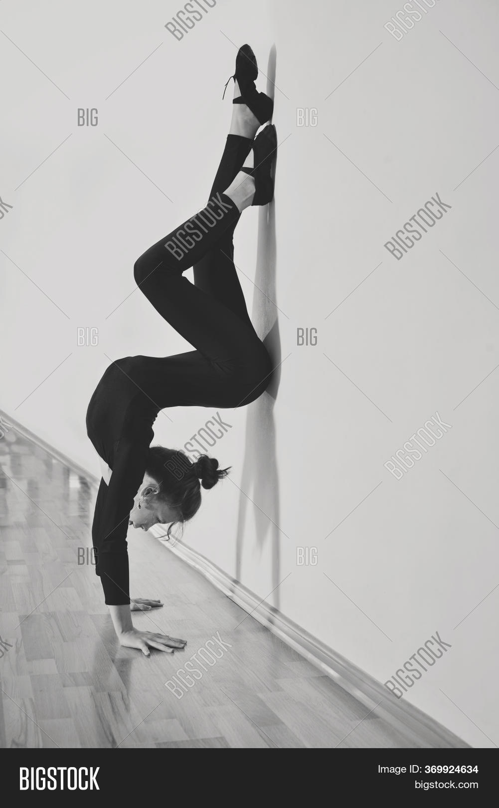 Flexible Skinny Girl Image & Photo (Free Trial) | Bigstock