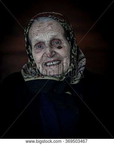 Very Old Woman Scarf Image & Photo (Free Trial) | Bigstock