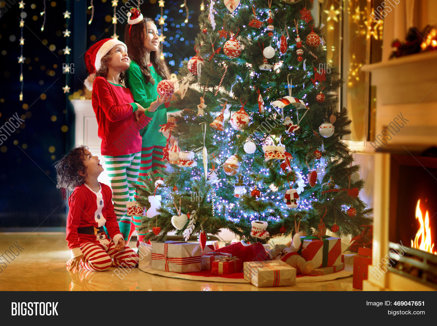 Children Christmas Image & Photo (Free Trial) | Bigstock