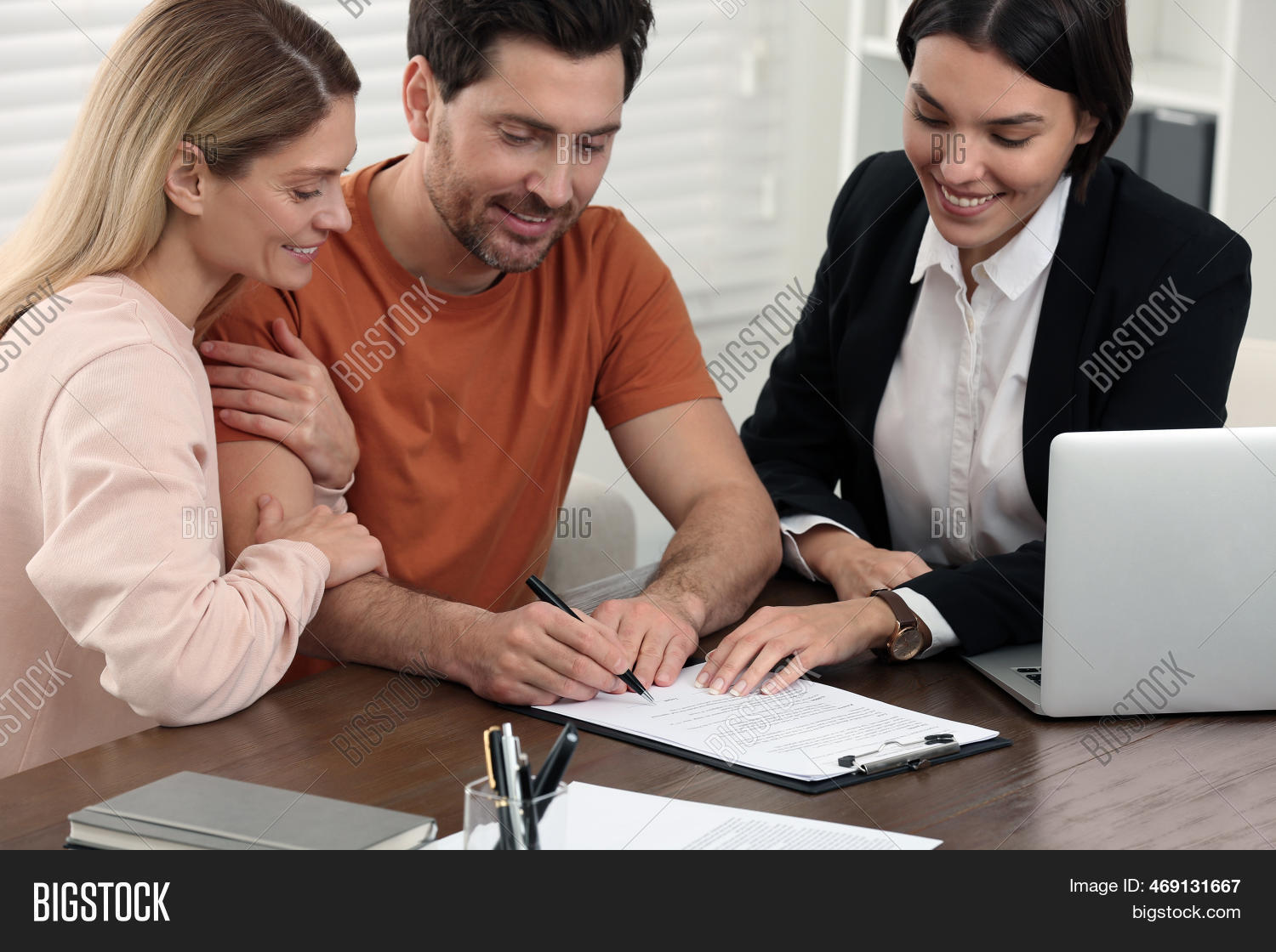 Professional Notary Image & Photo (Free Trial) | Bigstock