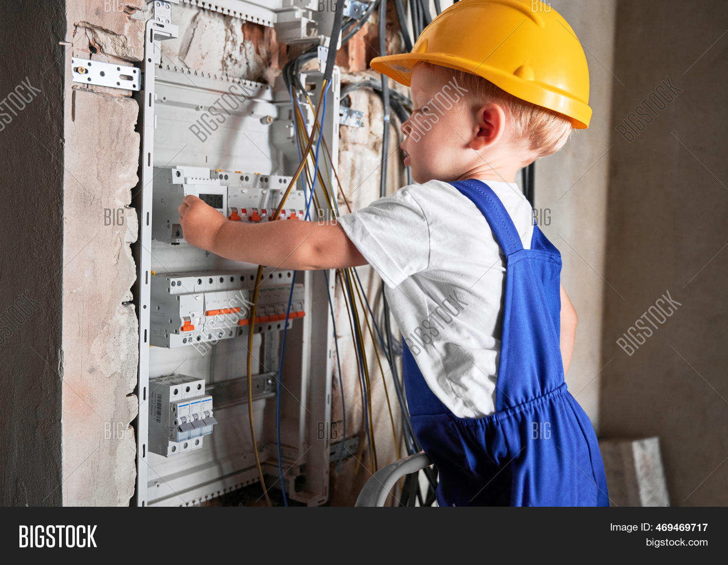 Side View Child Safety Image & Photo (Free Trial) | Bigstock