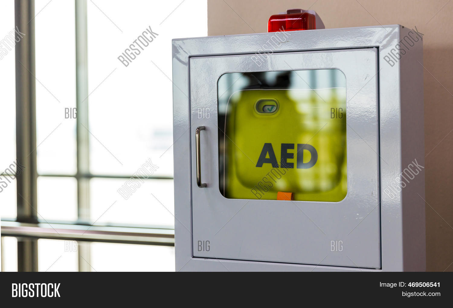 First Aid Box 图片和照片（免费试用） | Bigstock