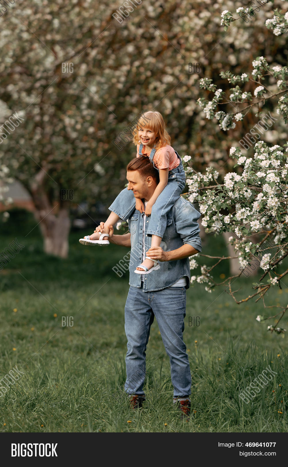 Dad Daughter Hugging Image And Photo Free Trial Bigstock