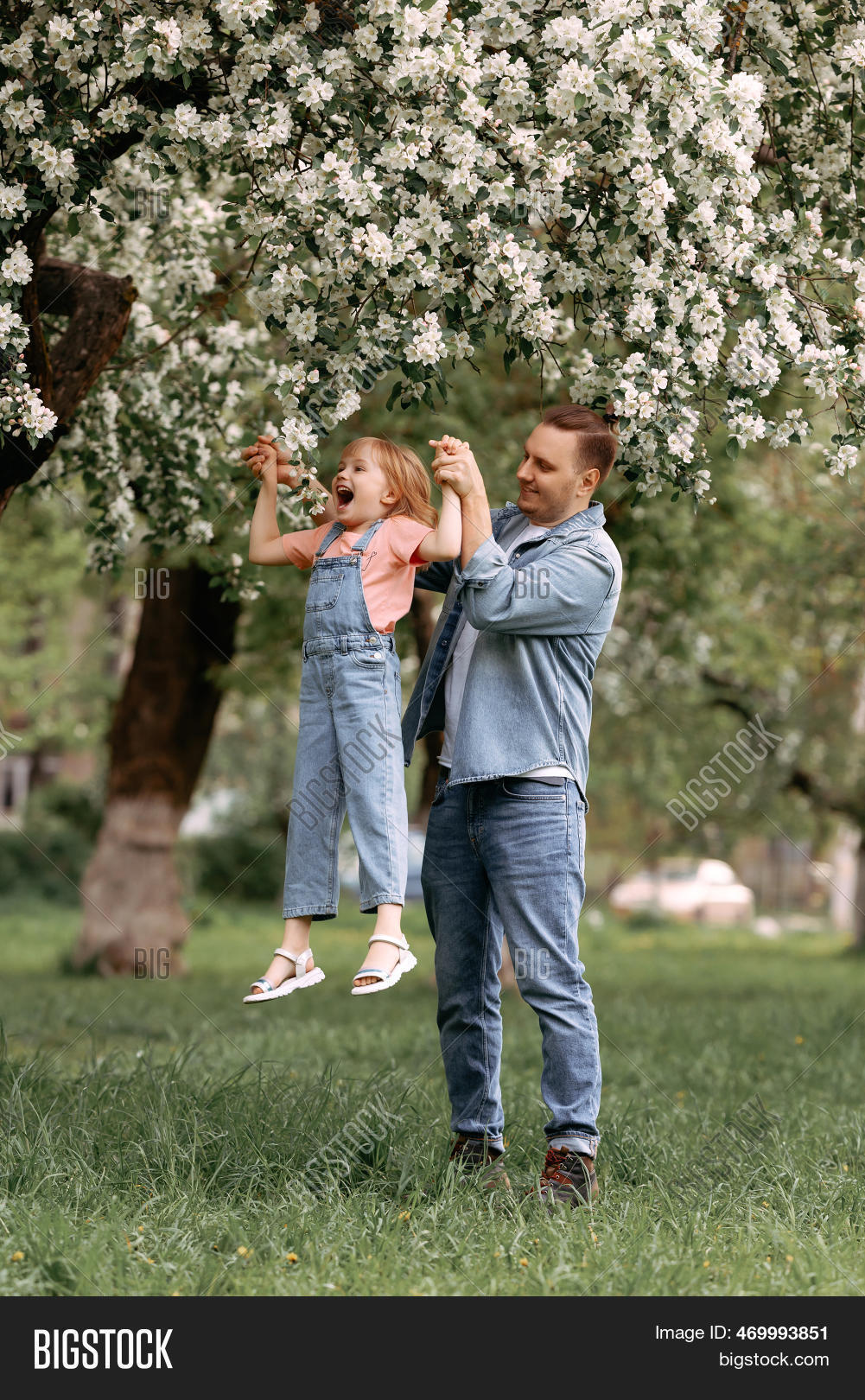 Dad Daughter Hugging Image And Photo Free Trial Bigstock