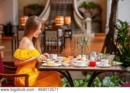 Fine Dining Images, Illustrations & Vectors (Free) - Bigstock