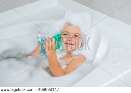 Kids Bathing. Kid Bath Image & Photo (Free Trial) | Bigstock