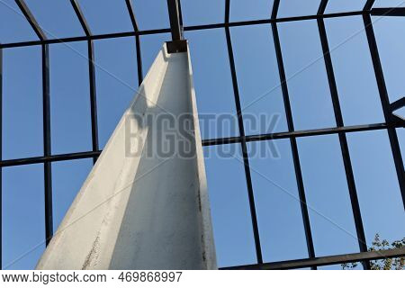 Steel Columns Roof Image & Photo (Free Trial) | Bigstock