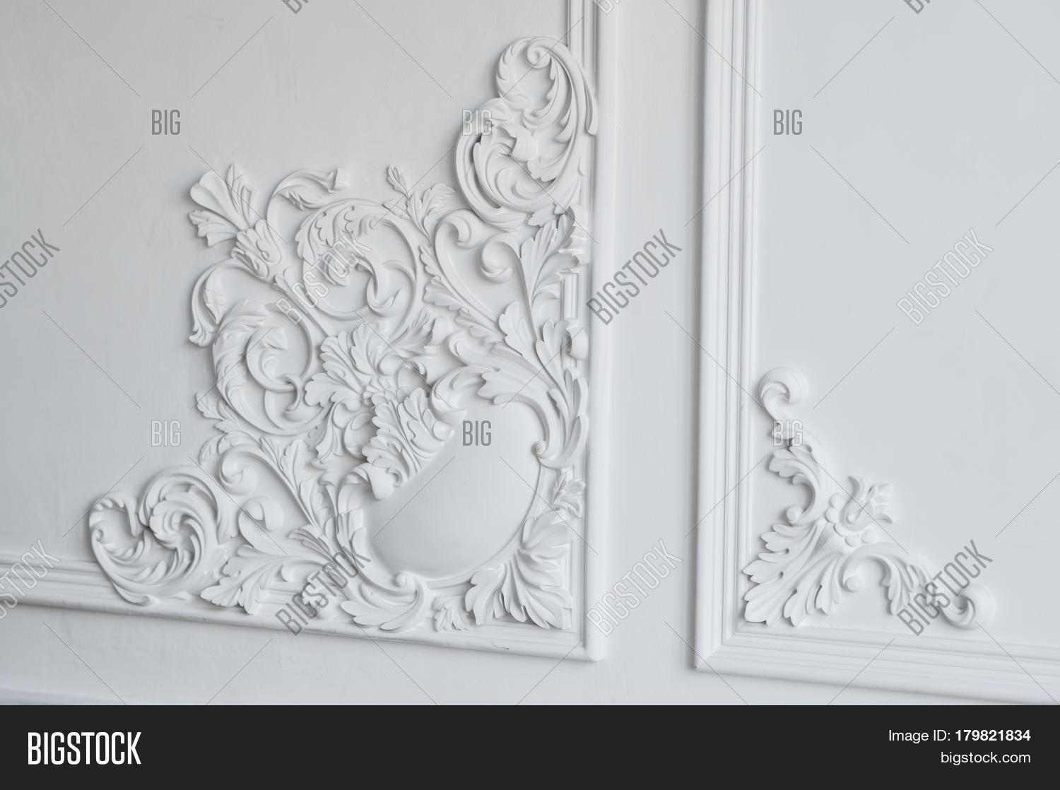 White Wall Molding Image & Photo (Free Trial) | Bigstock