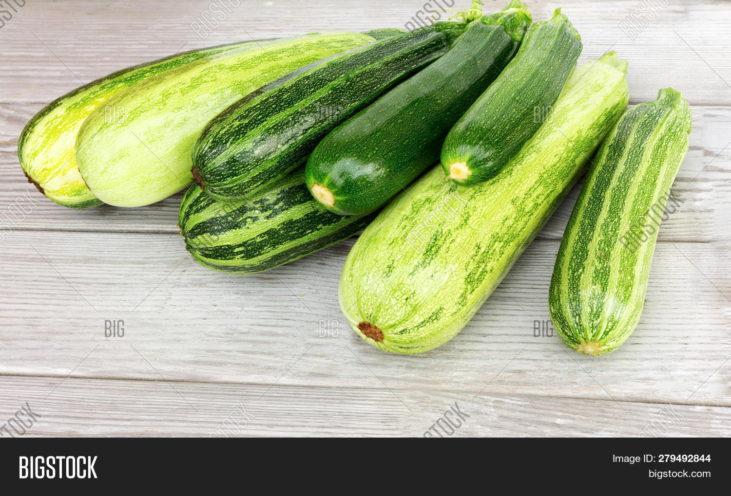 Imagen y foto Zucchini. Fresh (prueba gratis) | Bigstock