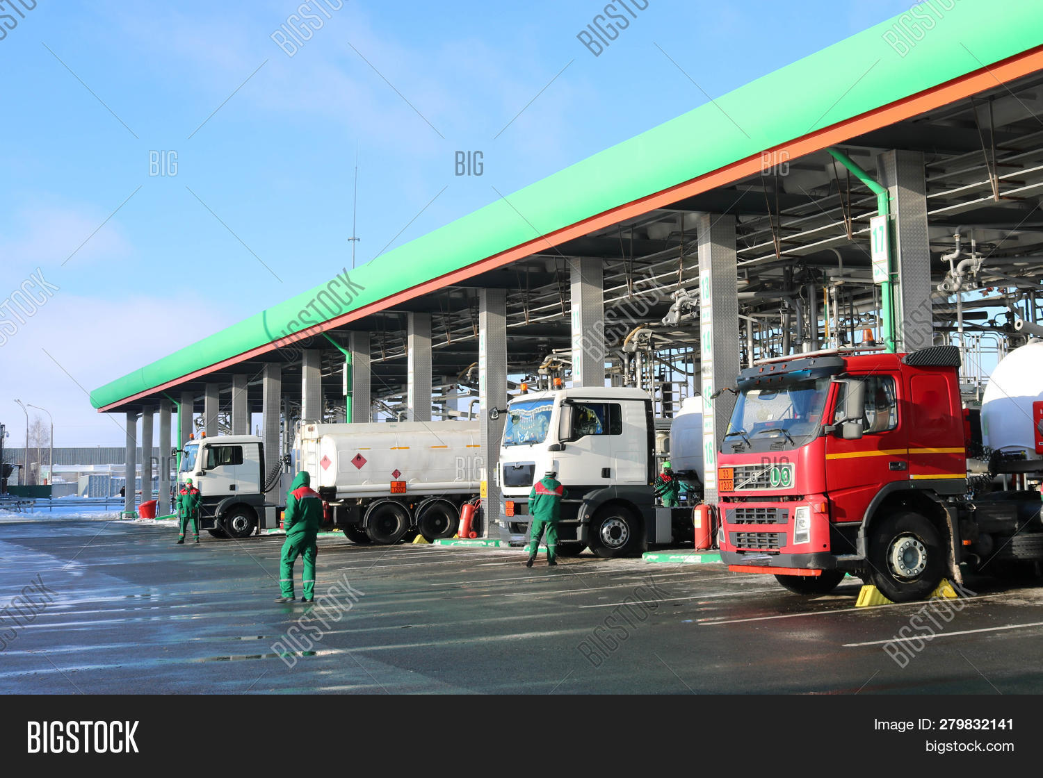 Large Green Industrial Image & Photo (Free Trial) | Bigstock