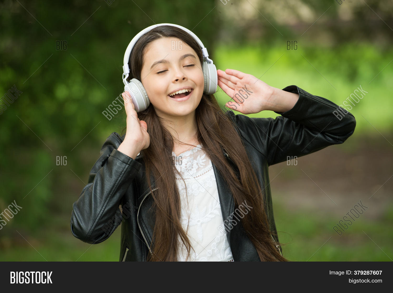 Hipster Girl Listening Image & Photo (Free Trial) | Bigstock