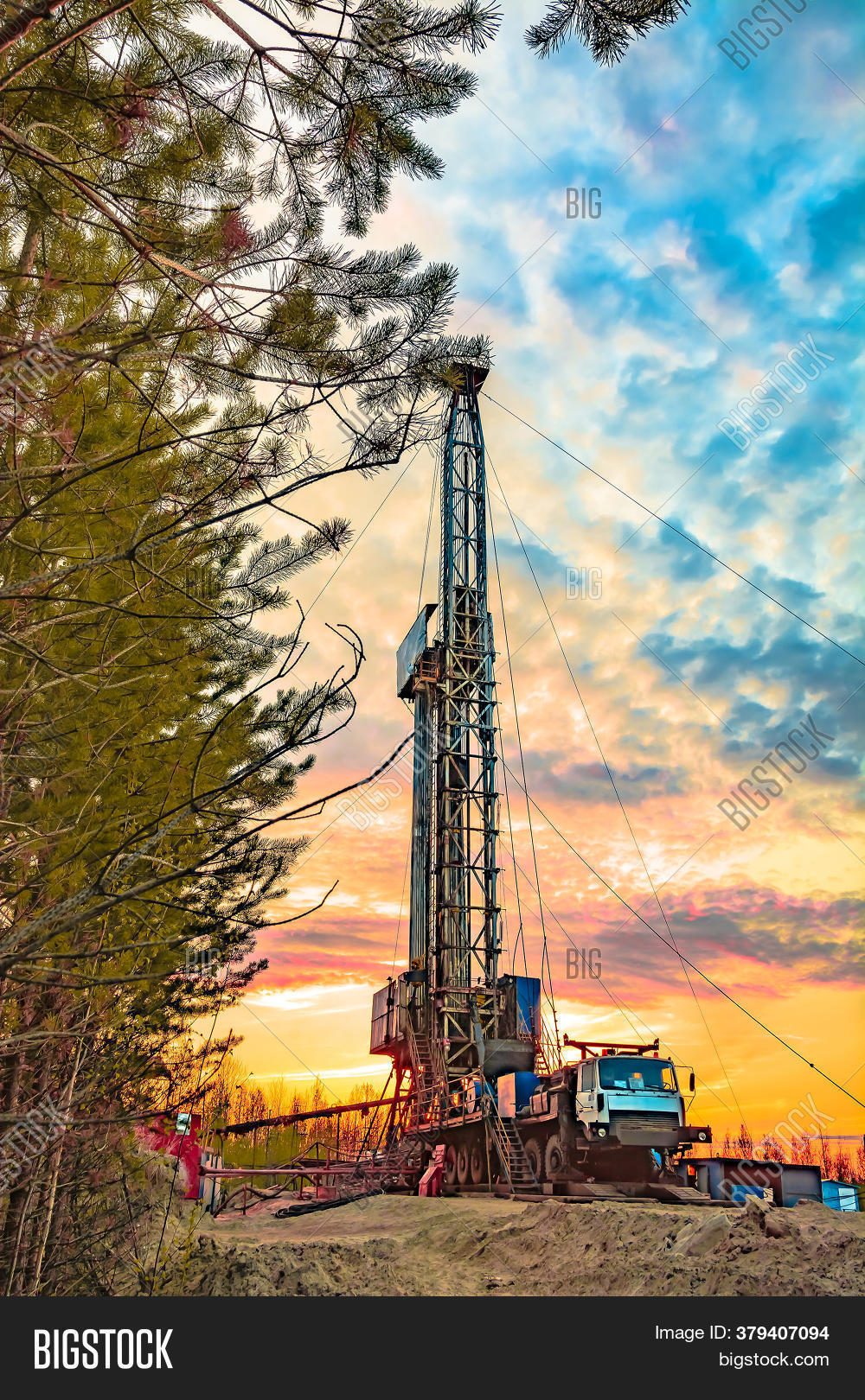 Drilling Deep Well Image & Photo (Free Trial) | Bigstock