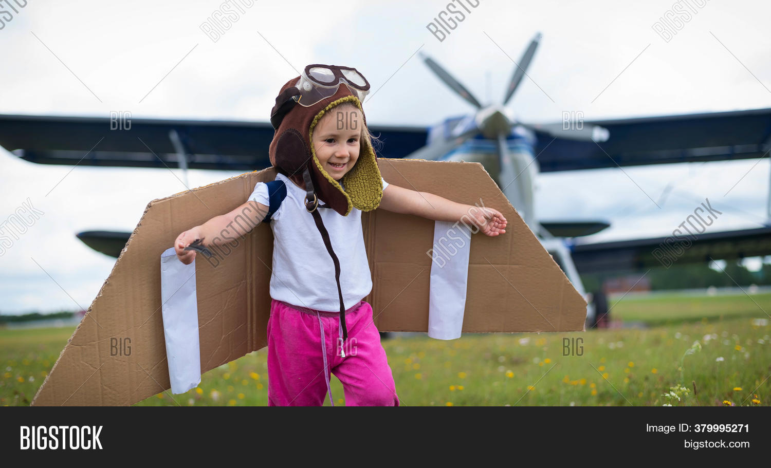 Little Girl Pilots Image & Photo (Free Trial) | Bigstock