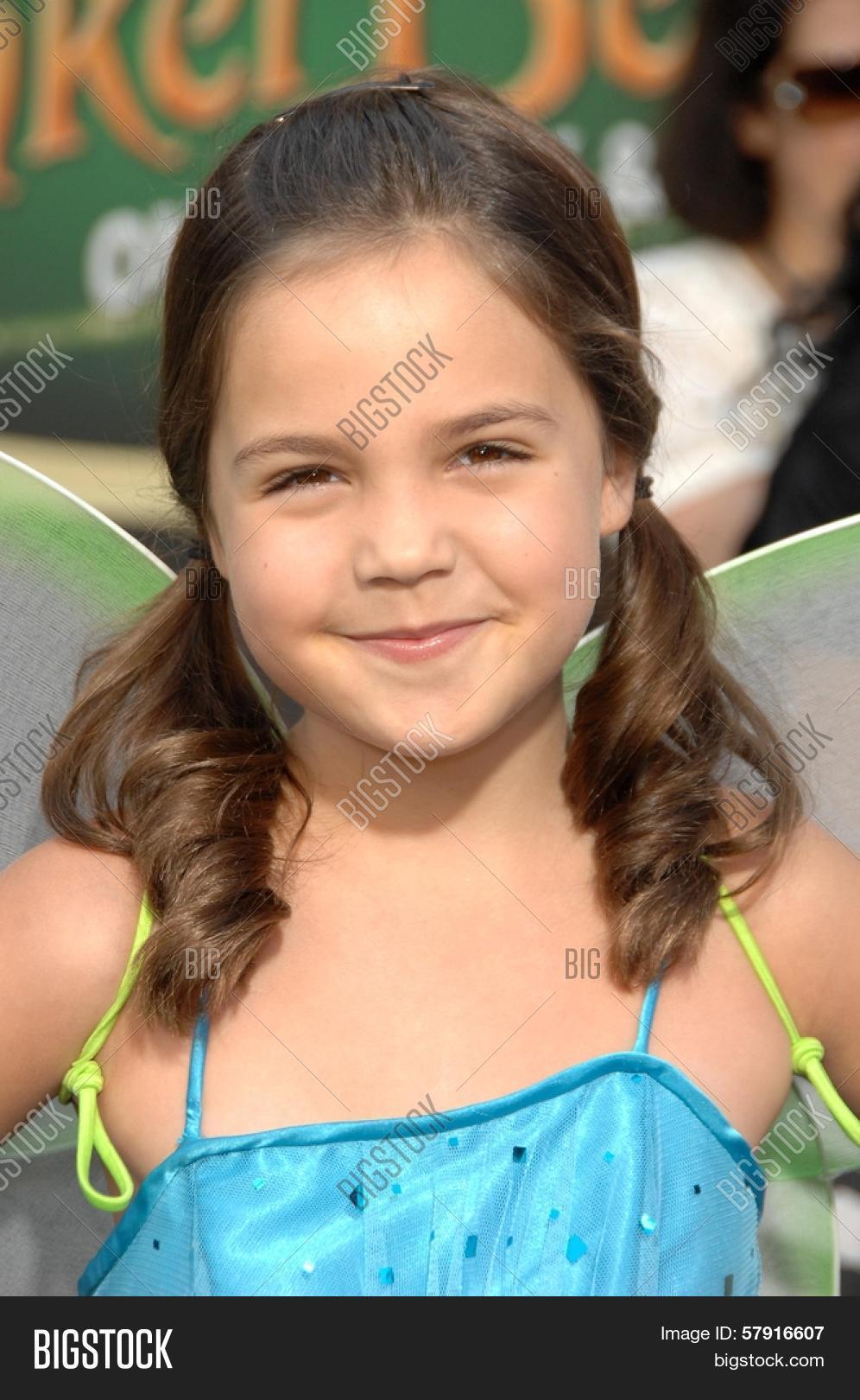 Bailee Madison Image & Photo (Free Trial) | Bigstock