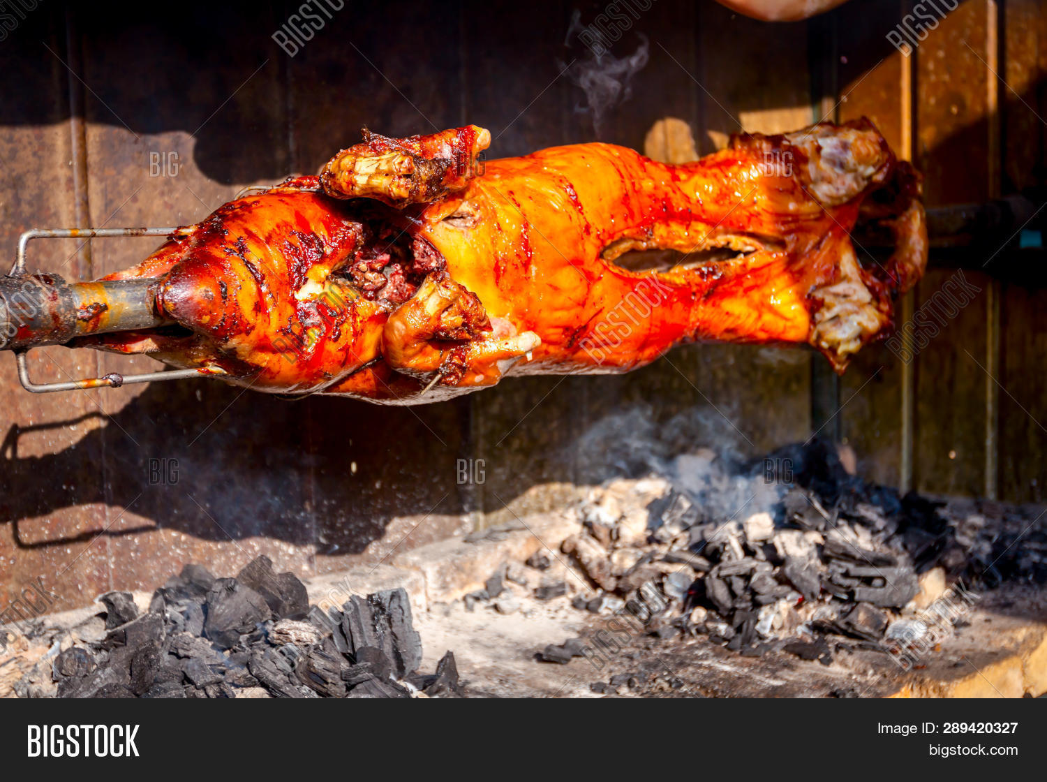 Imagen y foto Pig Being Grilled (prueba gratis) | Bigstock