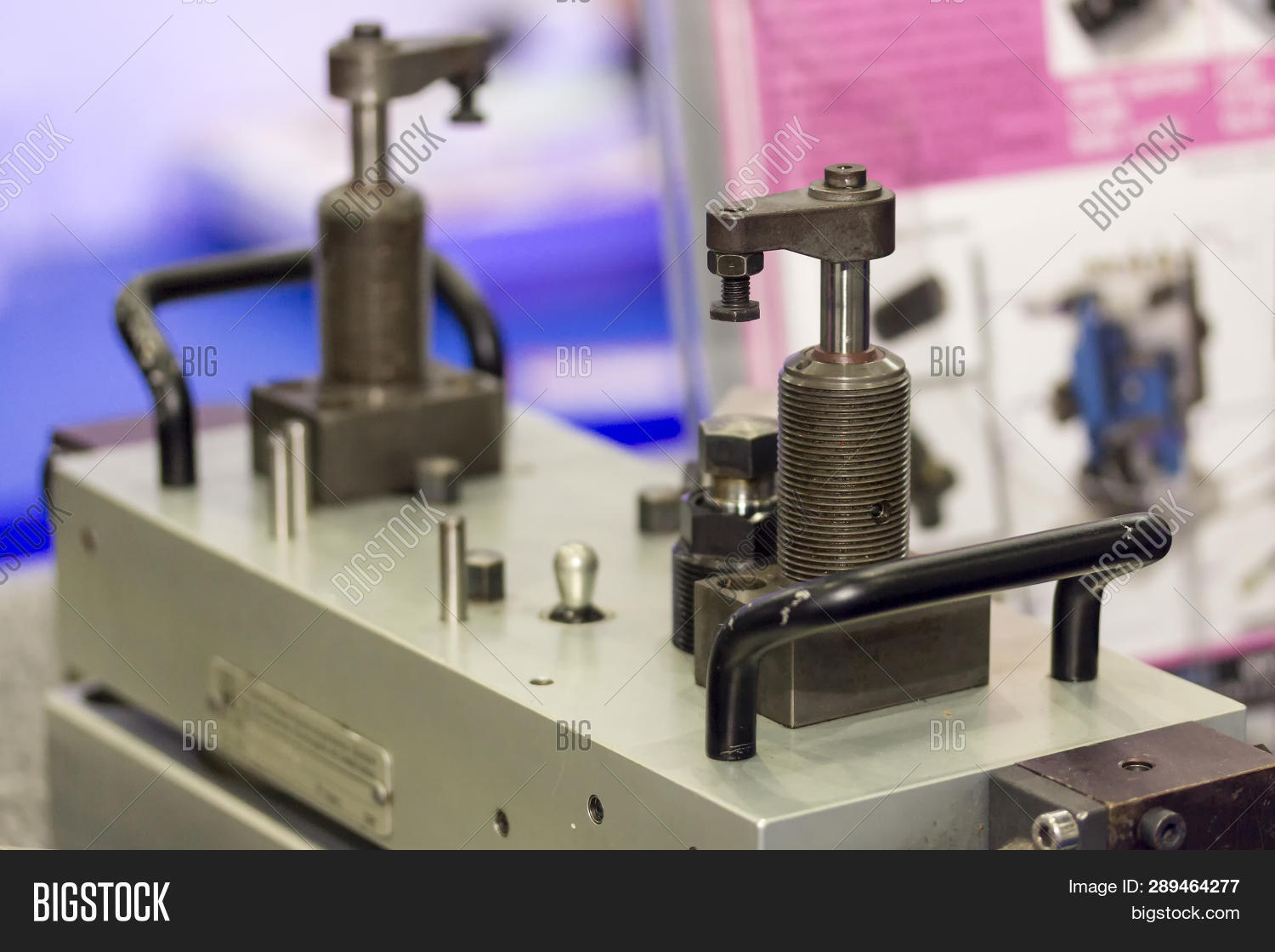 Rotary Clamp Cylinder Image & Photo (Free Trial) | Bigstock