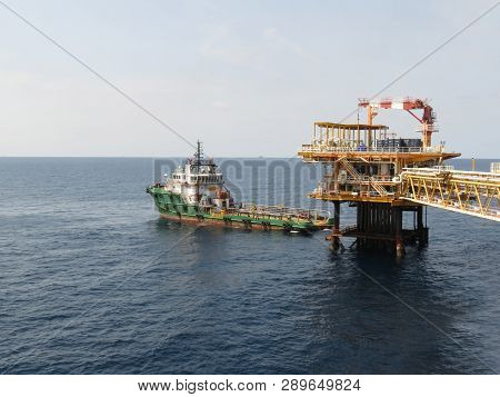 Supply Boat Support Image & Photo (Free Trial) | Bigstock