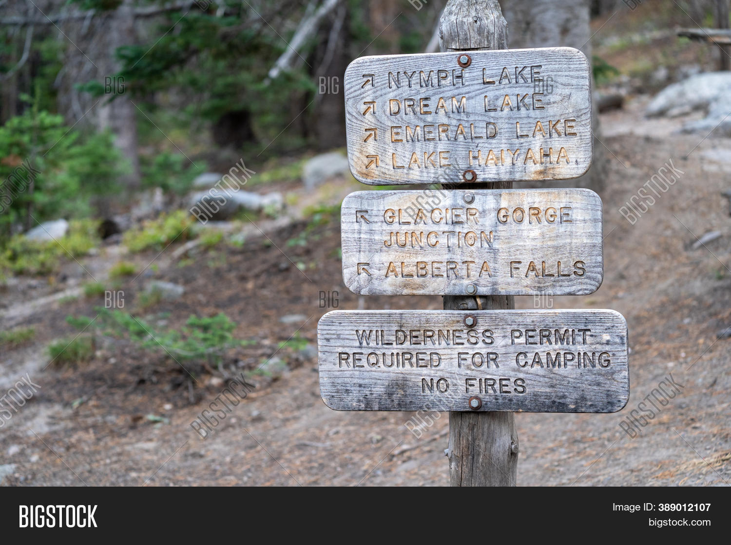 Trailhead Signs Image & Photo (Free Trial) | Bigstock