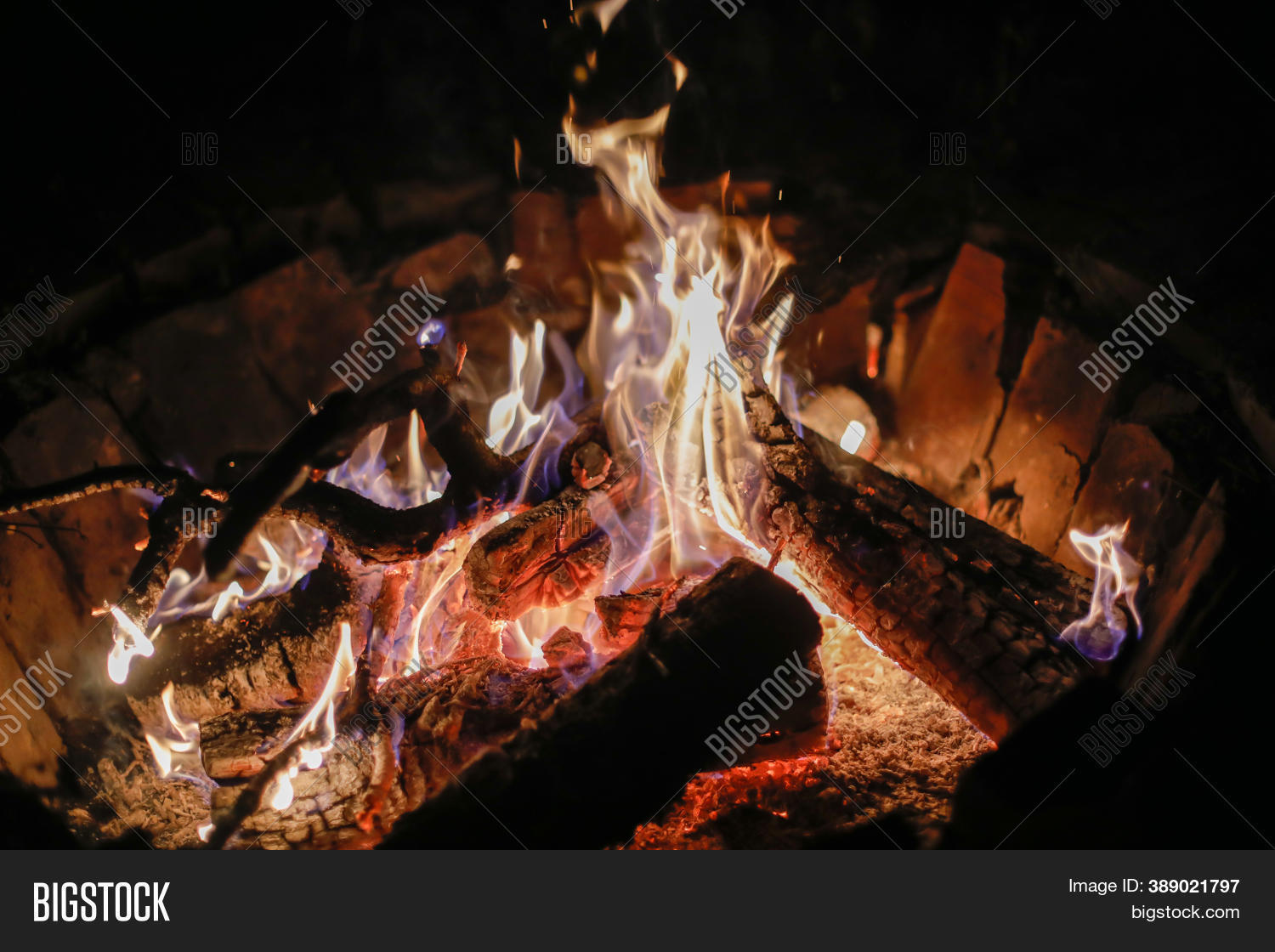 Details Wood Fire Red Image & Photo (Free Trial) | Bigstock