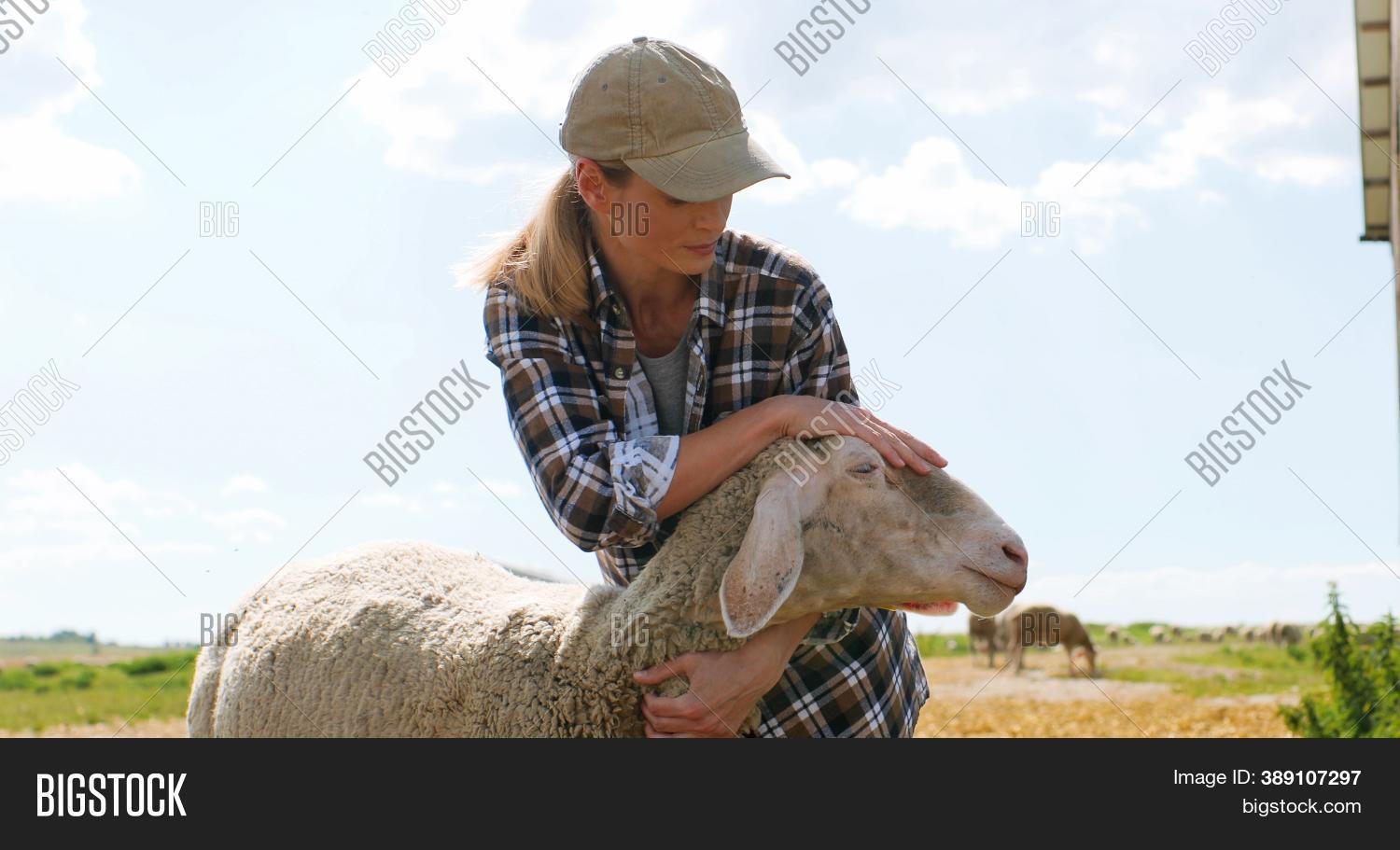 Caucasian Pretty Young Image & Photo (Free Trial) | Bigstock