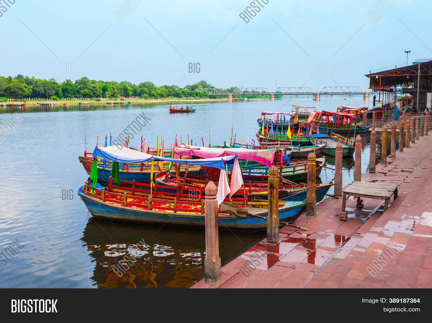 Boats Vishram Ghat Image & Photo (Free Trial) | Bigstock