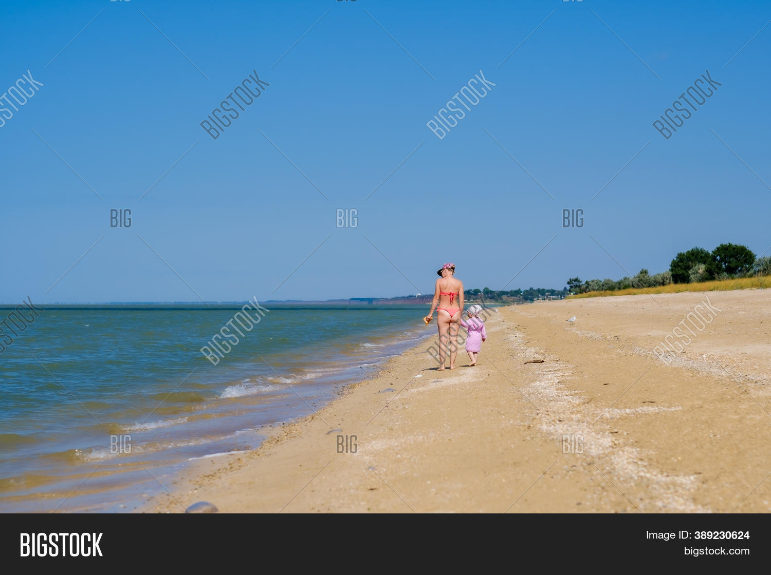 Rear View Mother Baby Image & Photo (Free Trial) | Bigstock