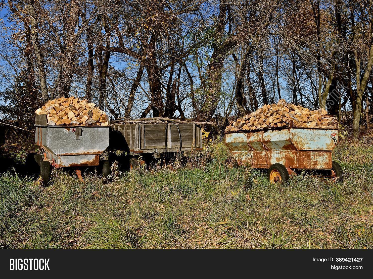 Od Rusty Grain Wagons Image & Photo (Free Trial) | Bigstock