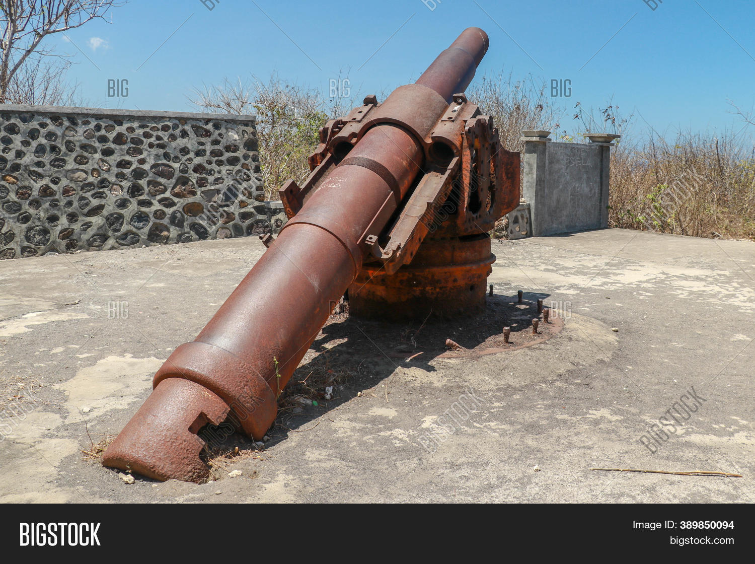 Old Rusted Cannon Image & Photo (Free Trial) | Bigstock