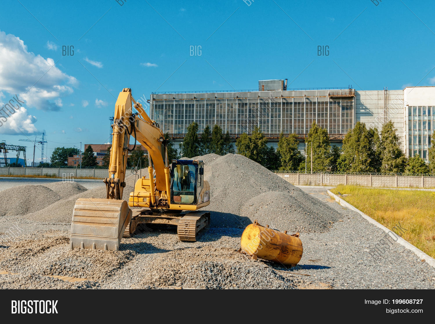 Tracked Excavator On Image & Photo (Free Trial) | Bigstock