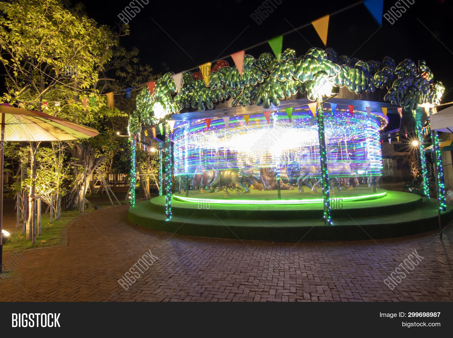 Traditional Carousel Image & Photo (Free Trial) | Bigstock