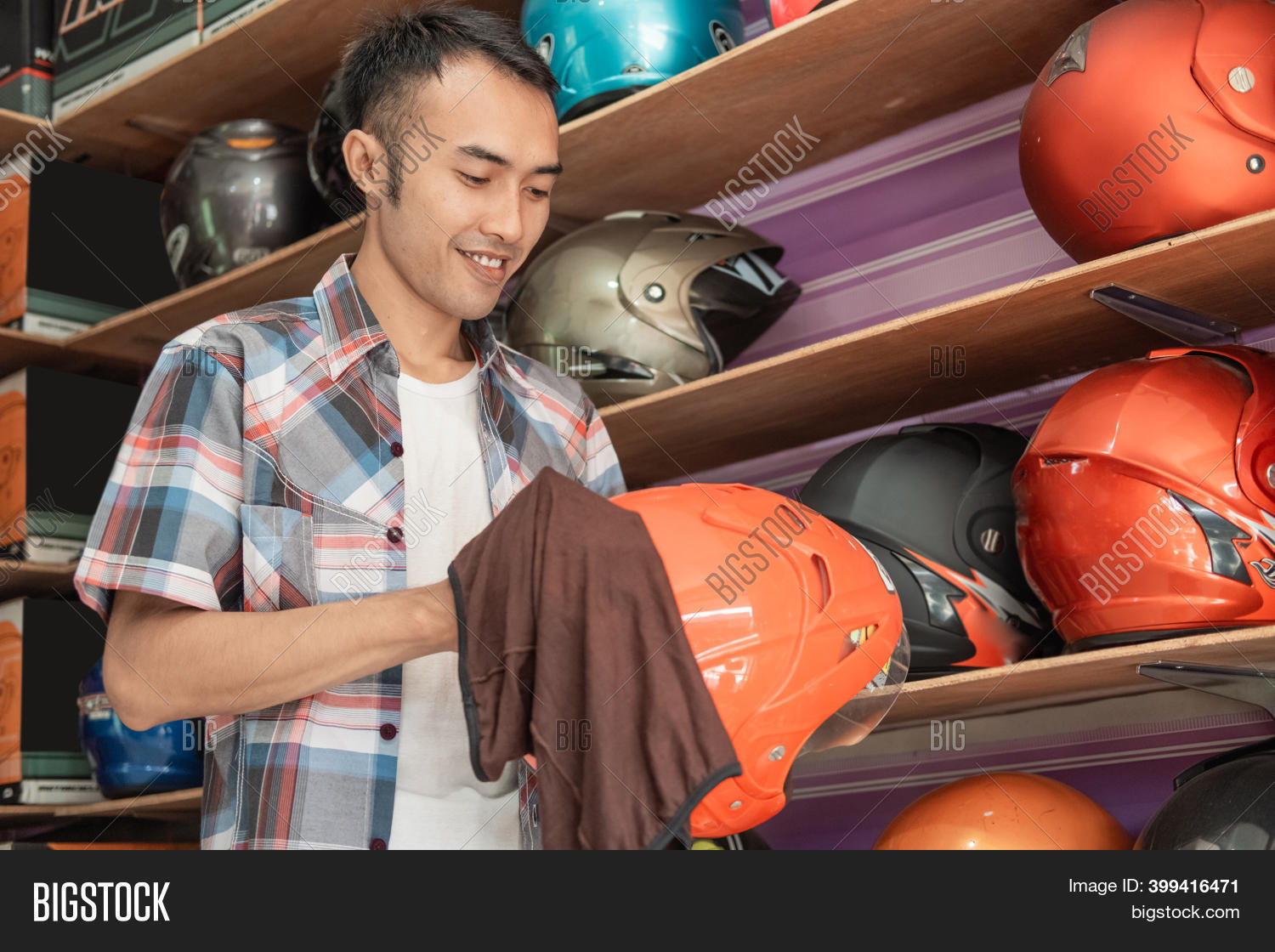 Male Shop Assistant Image & Photo (Free Trial) | Bigstock