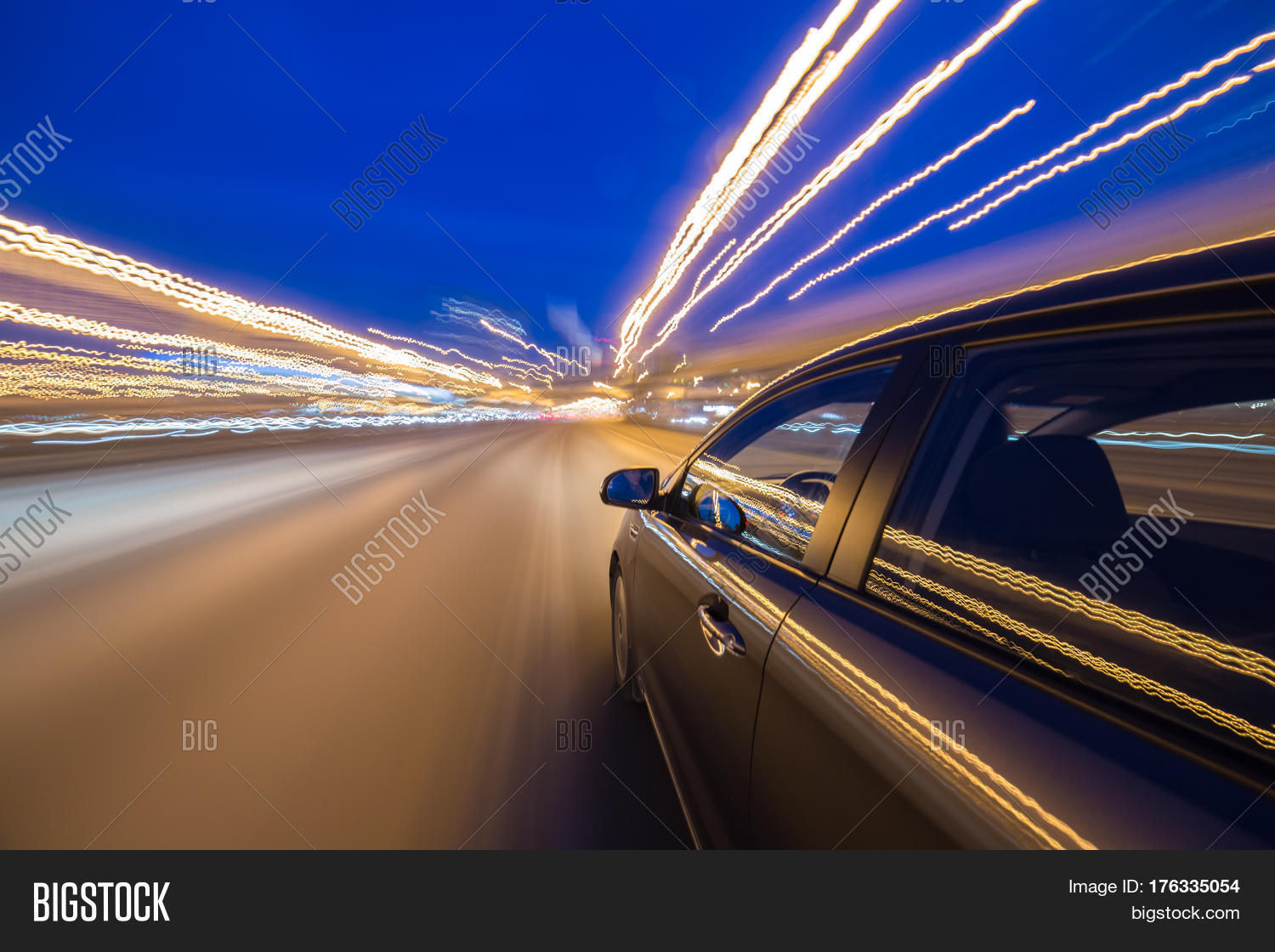 View From Side Of Car Moving In A Night City Fotos stock e Imágenes ...