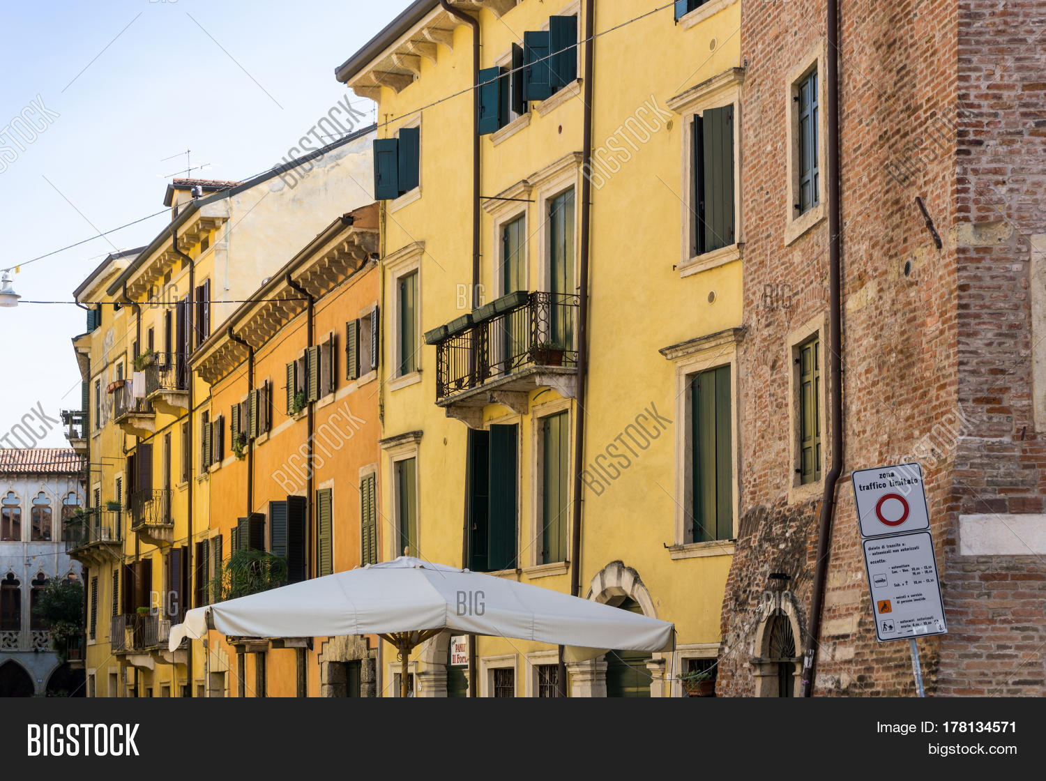 Verona, ITALY - September 3, 2016. Beautiful street view of Verona ...